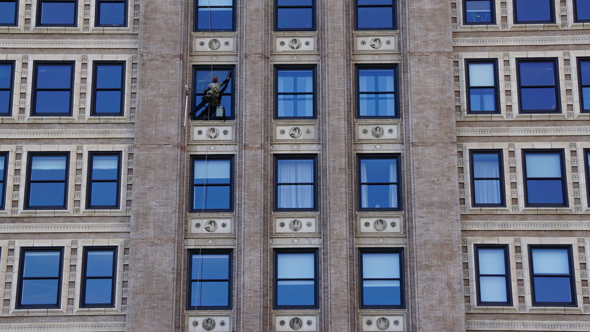 How To Clean High Rise Windows | Cardiff Window Cleaner Ltd